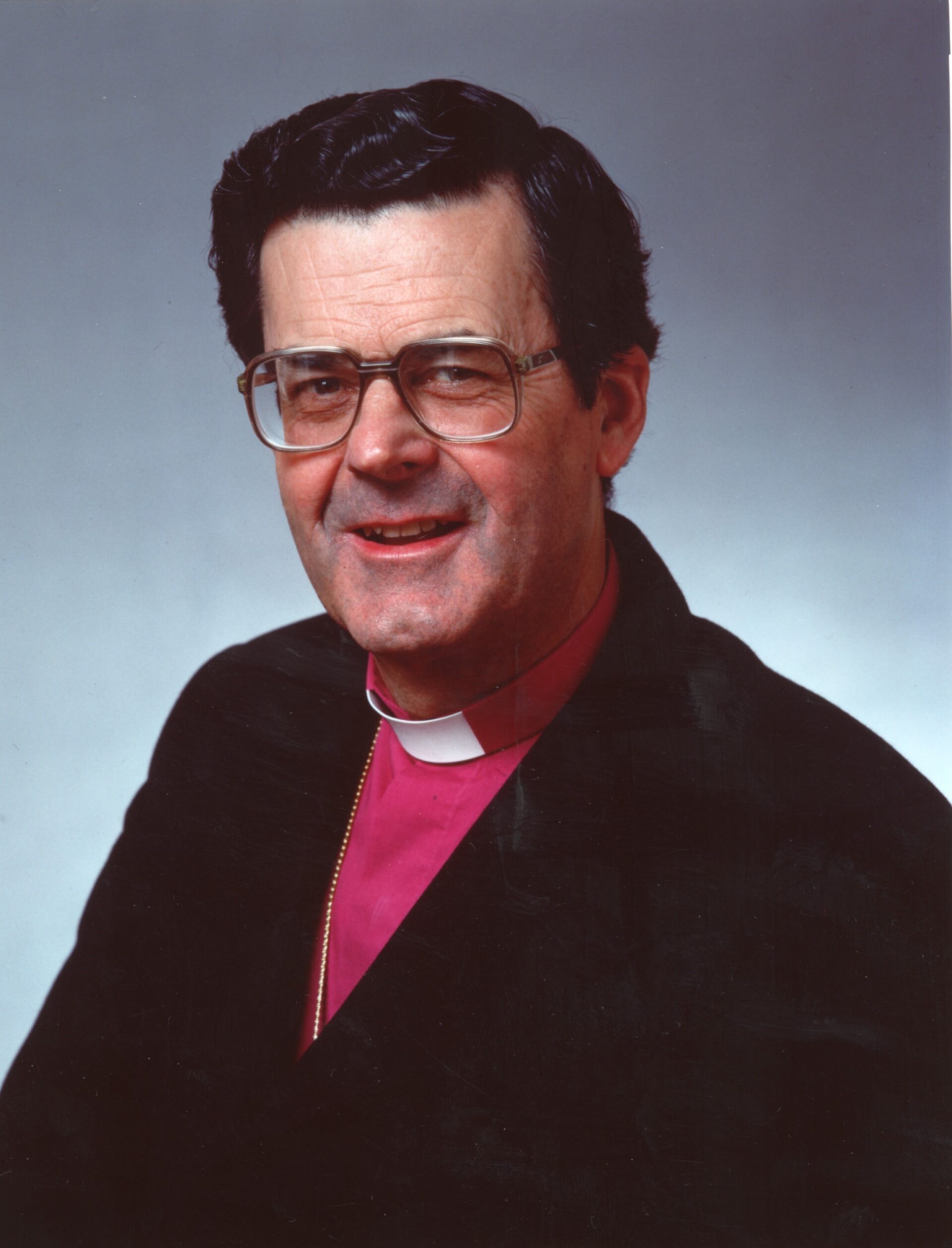 Bishop Keith Rayner dies, aged 95 - Guardian