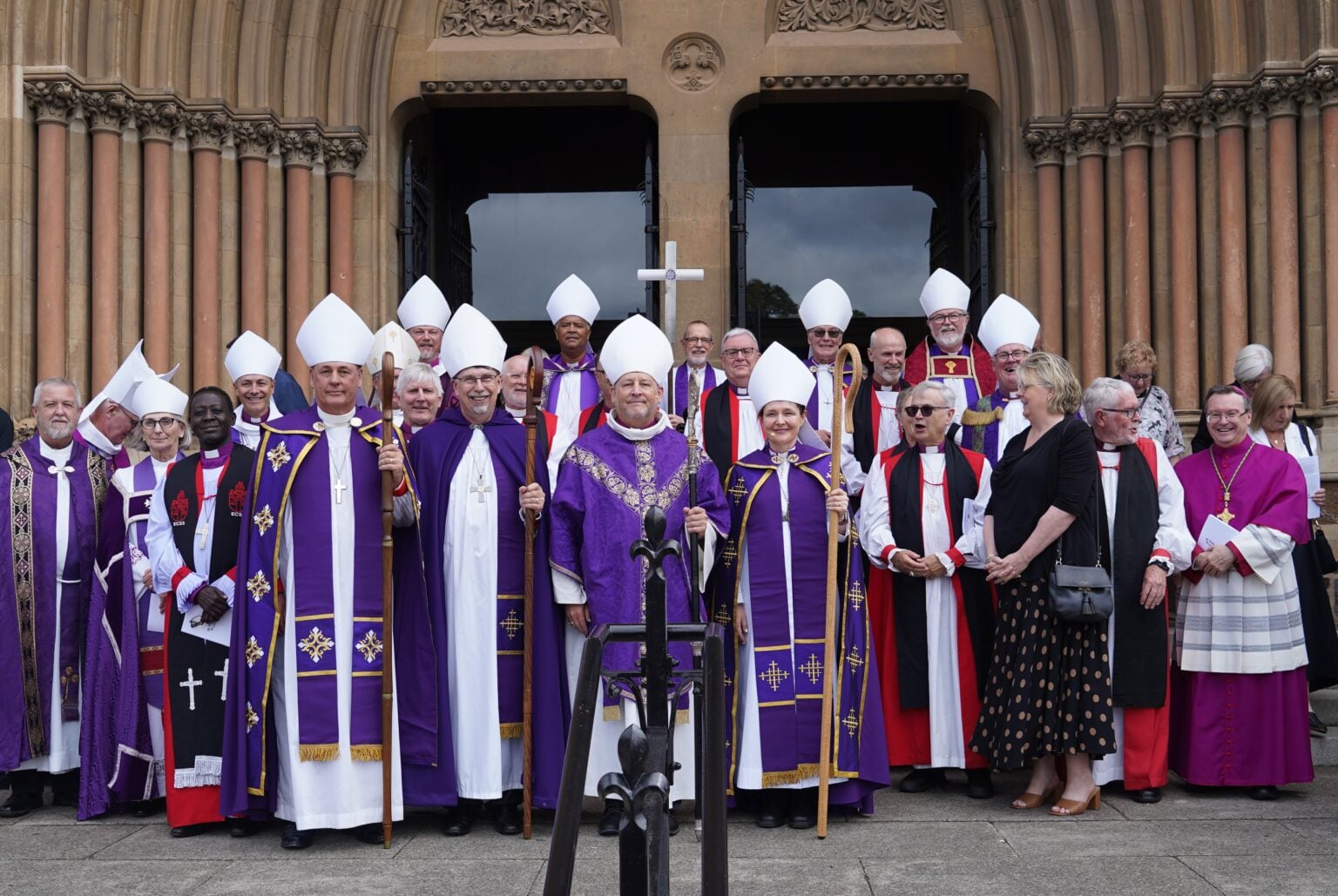 Adelaide welcomes Brad Billings as Archbishop in St Peter's Cathedral ...